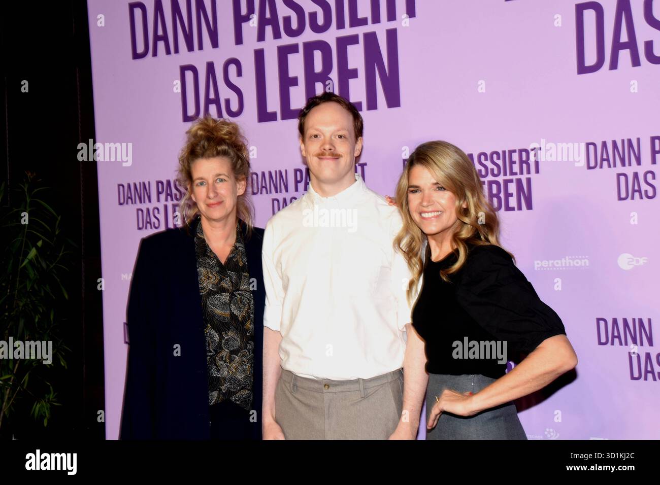 Neele Leana Vollmar.Regisseurin Drehbuchautorin Lars Rueppel ...