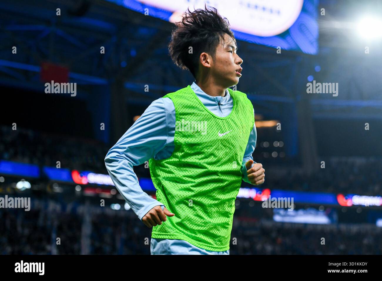 Shanghai Shenhua Football Club 2-2 draw Dalian Yingbo Football Club at ...