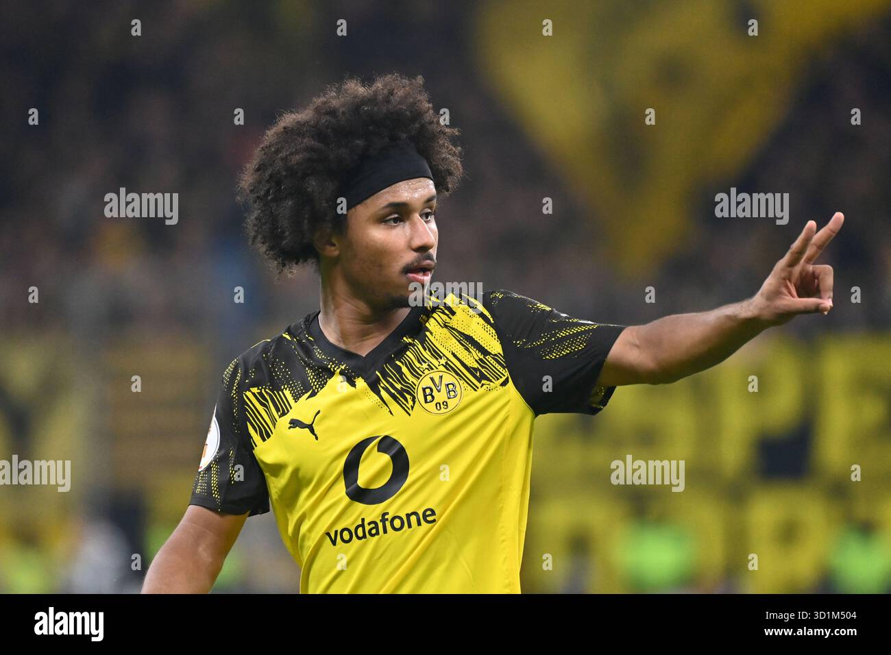 Karim Adeyemi (Borussia Dortmund), gesture, giving instructions, action ...