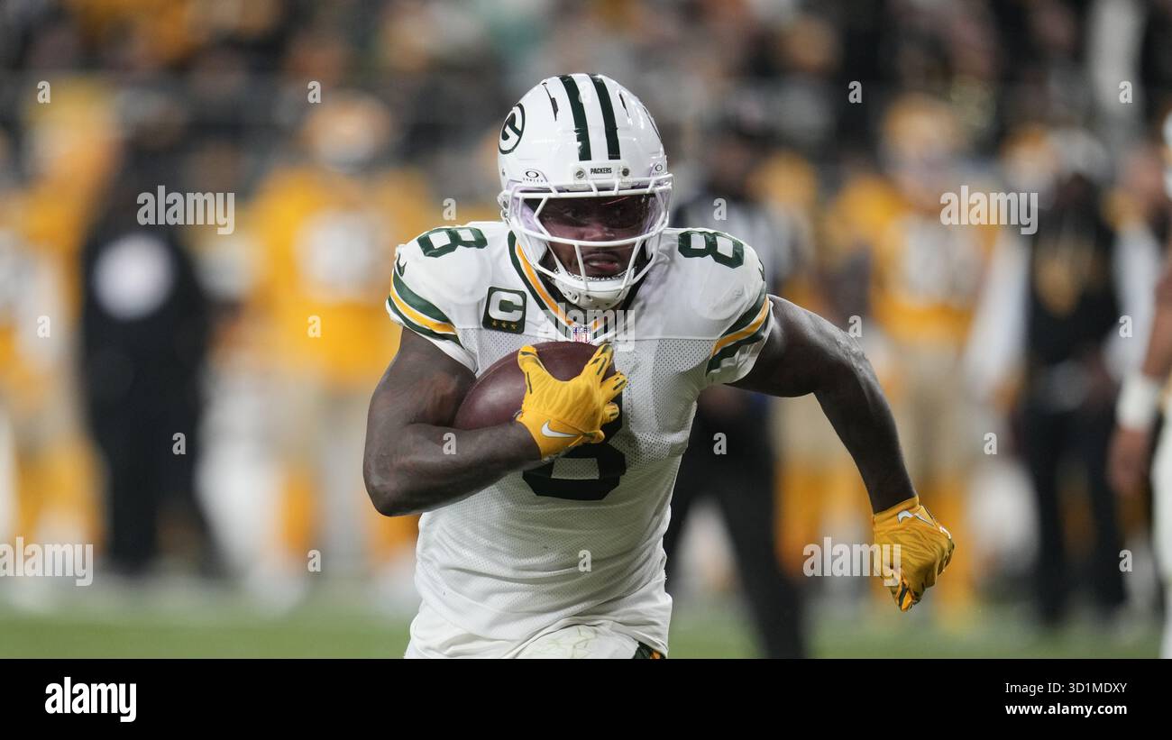 Green Bay Packers running back Josh Jacobs (8) carries during the ...