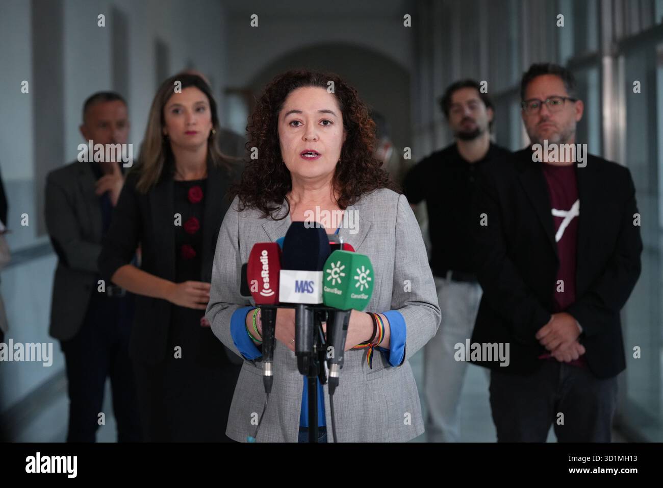 The parliamentary spokespersons of the PSOE-A, María Márquez (i ...