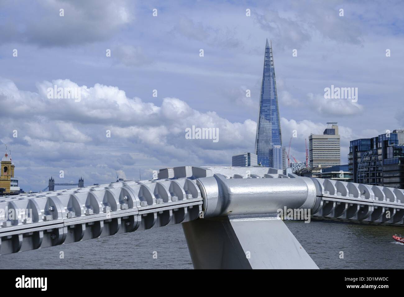 The Shard skyscraper landmark building dominating the skyline behind ...
