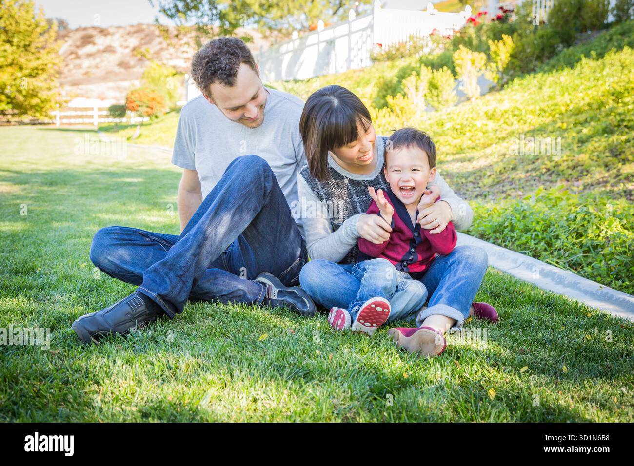 Parents kid having fun hi-res stock photography and images - Alamy