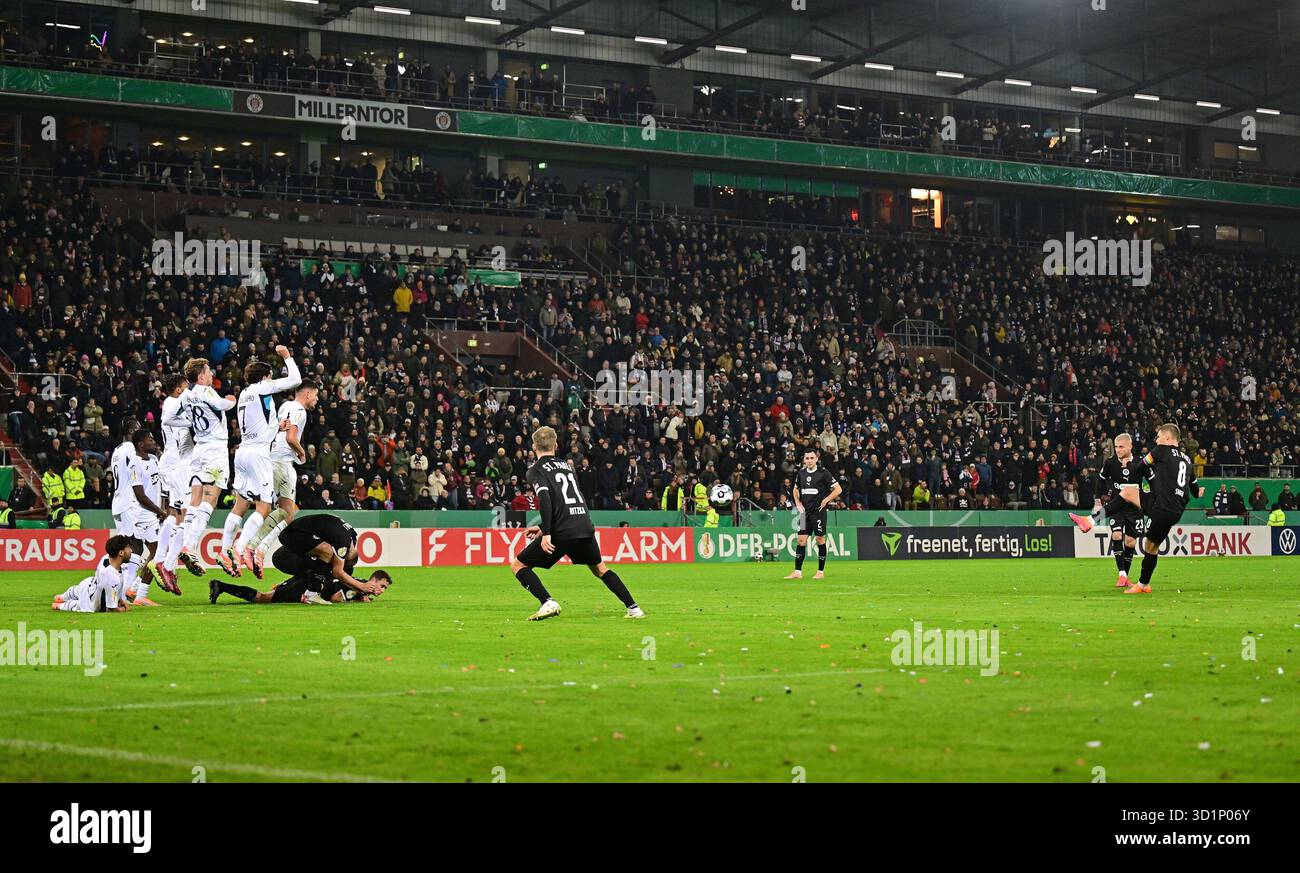 Free kick, Eric Smith (St. Pauli) Hamburg, October 28, 2025, Football ...