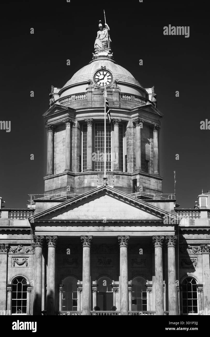 Black and white image of Liverpool Town Hall, showcasing its grand ...