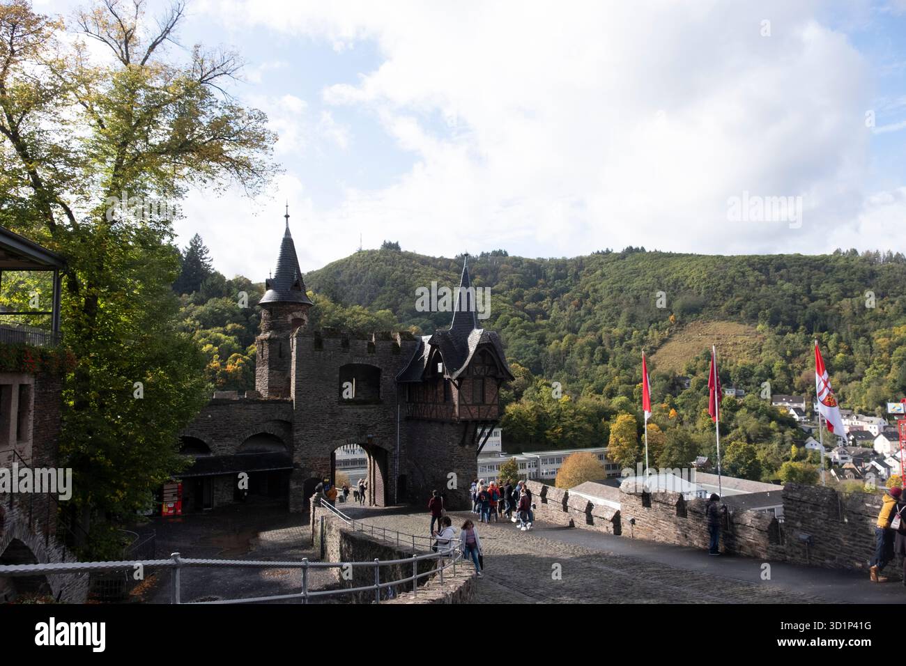 Entrance gate into magnificent reichsburg castle hi-res stock ...