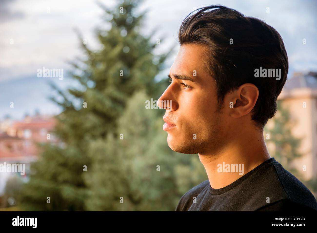 Headshot of attractive young, profile view Stock Photo - Alamy