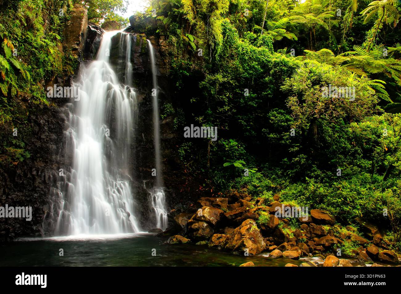 Middle Tavoro Waterfalls in Bouma National Heritage Park, Taveuni ...