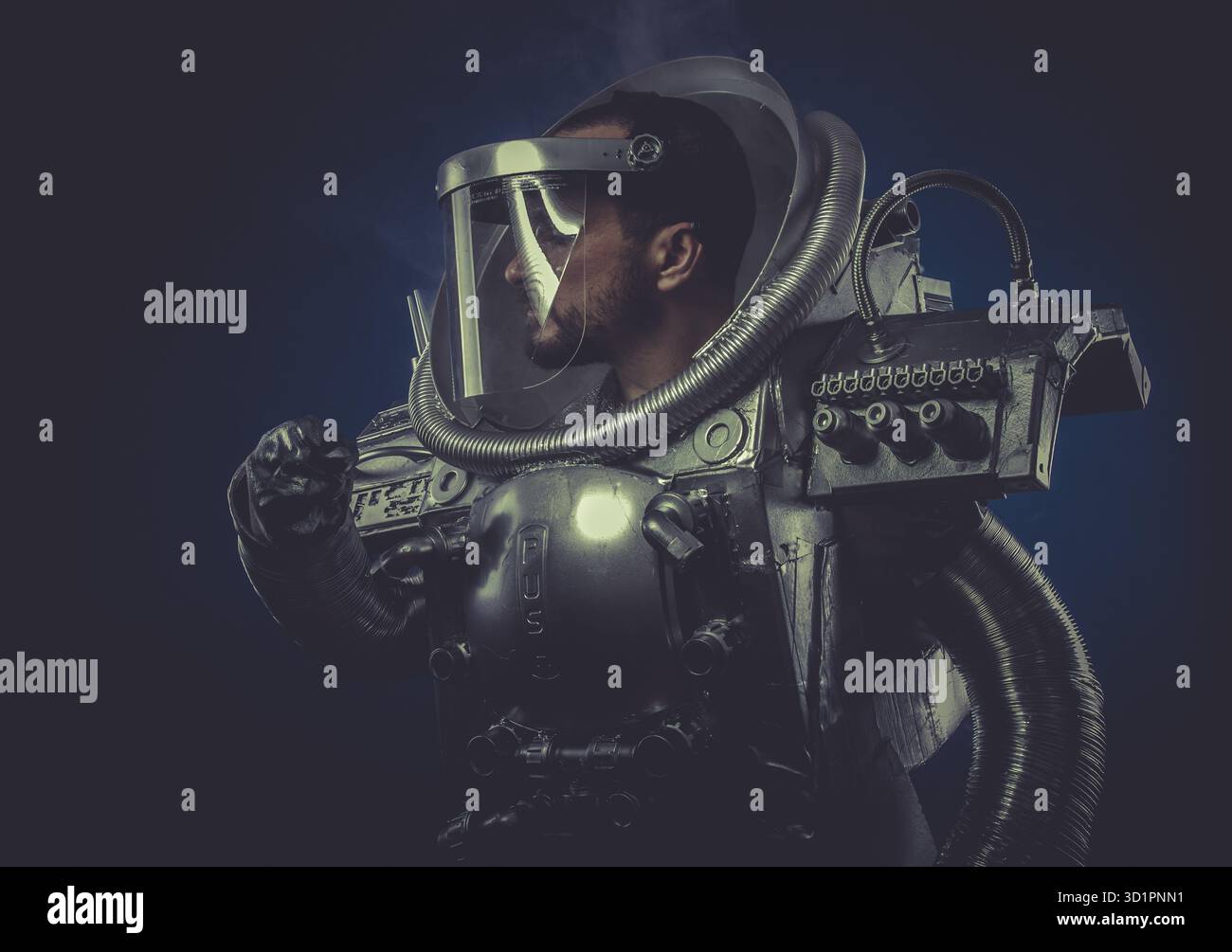 Metal robot in space hi-res stock photography and images - Alamy