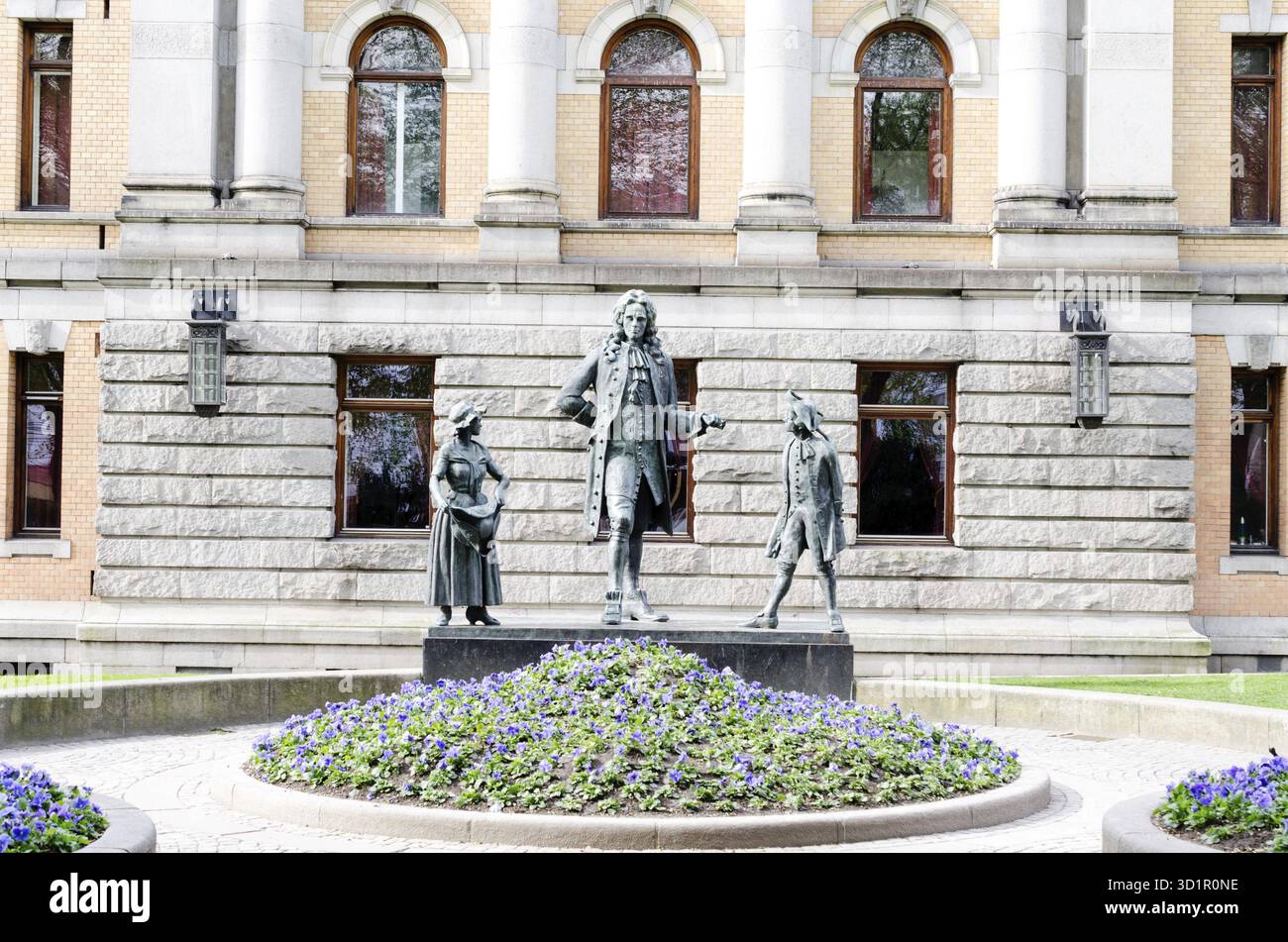 Trio of statues in front of National Theatre in Oslo, Norway Stock ...
