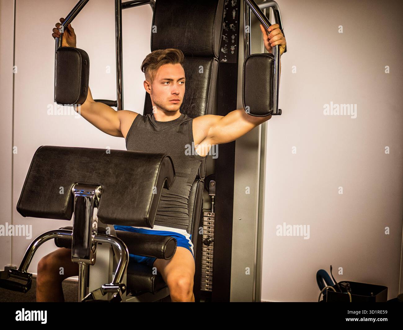 Man pecs gym hi-res stock photography and images - Alamy