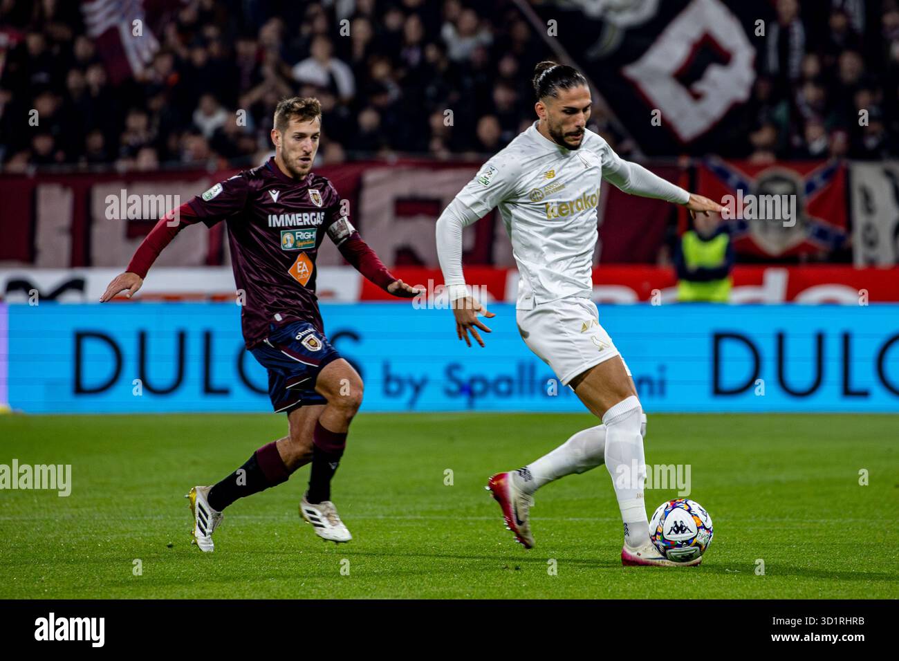 Cedric Gondo of Reggiana Calcio and Pedro Mendes of Modena Calcio ...