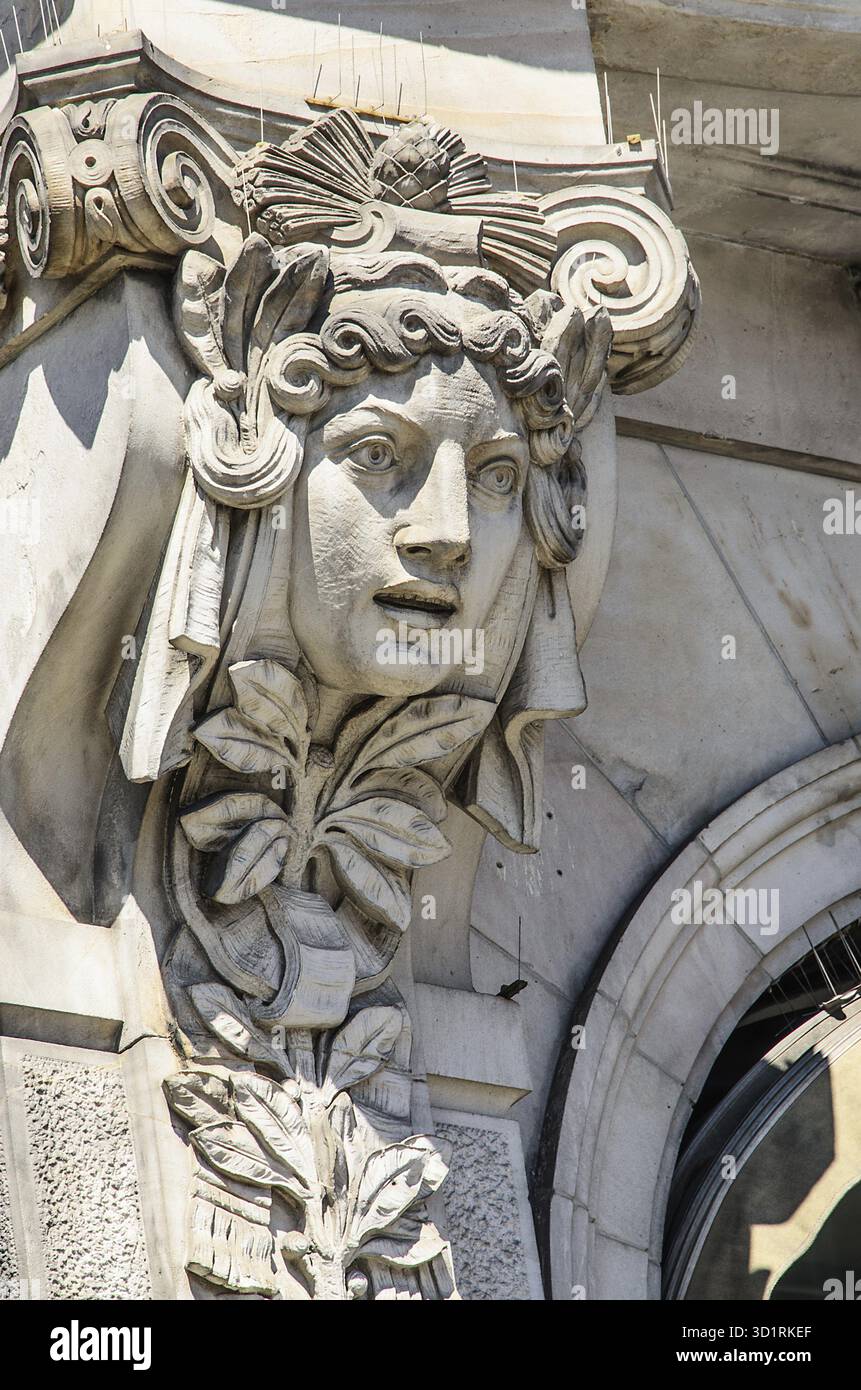 Stone face as a building detail Stock Photo - Alamy
