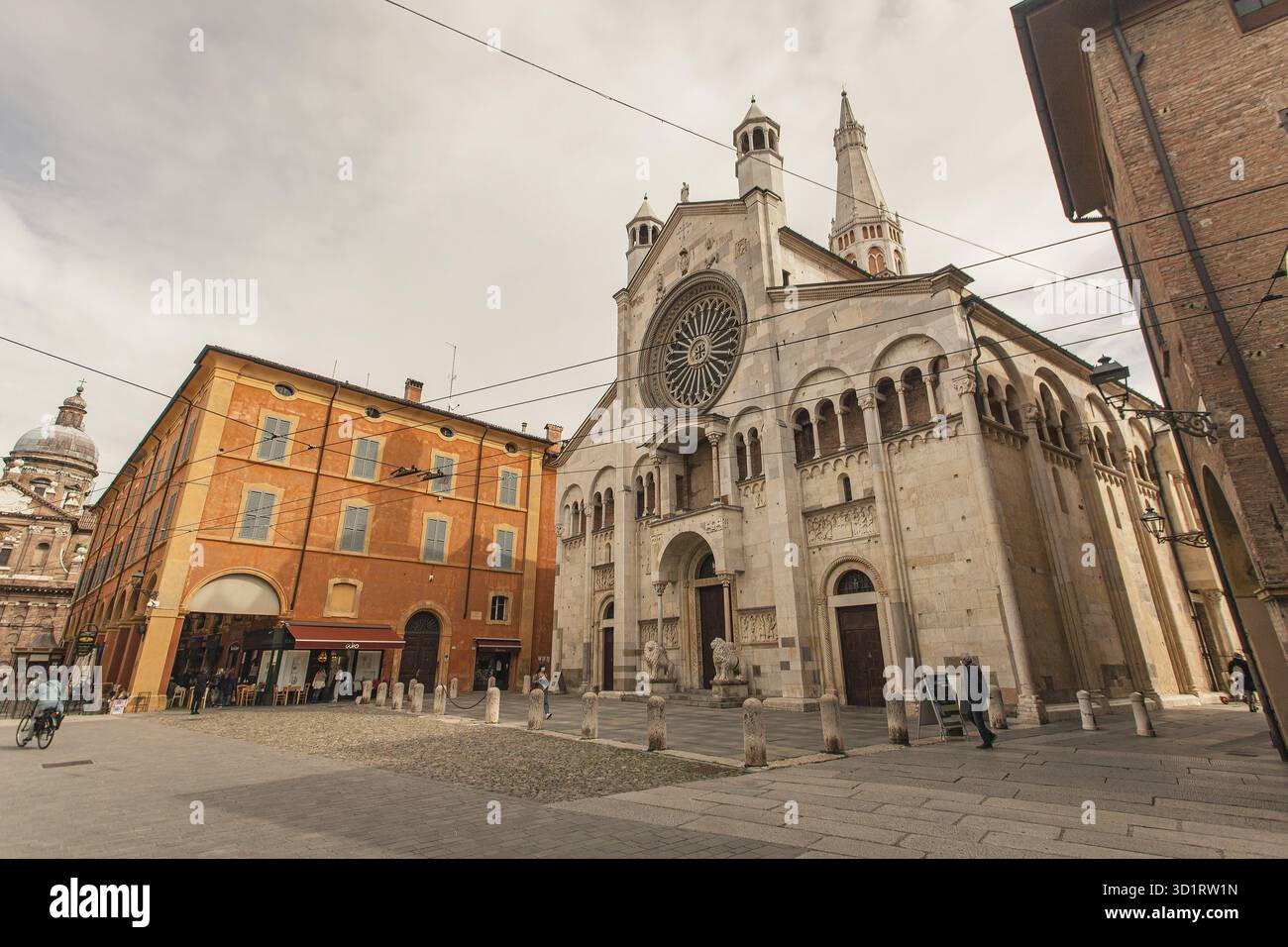 MODENA, ITALY 1 OCTOBER 2020: Modena's cathedral in the historiacl city ...