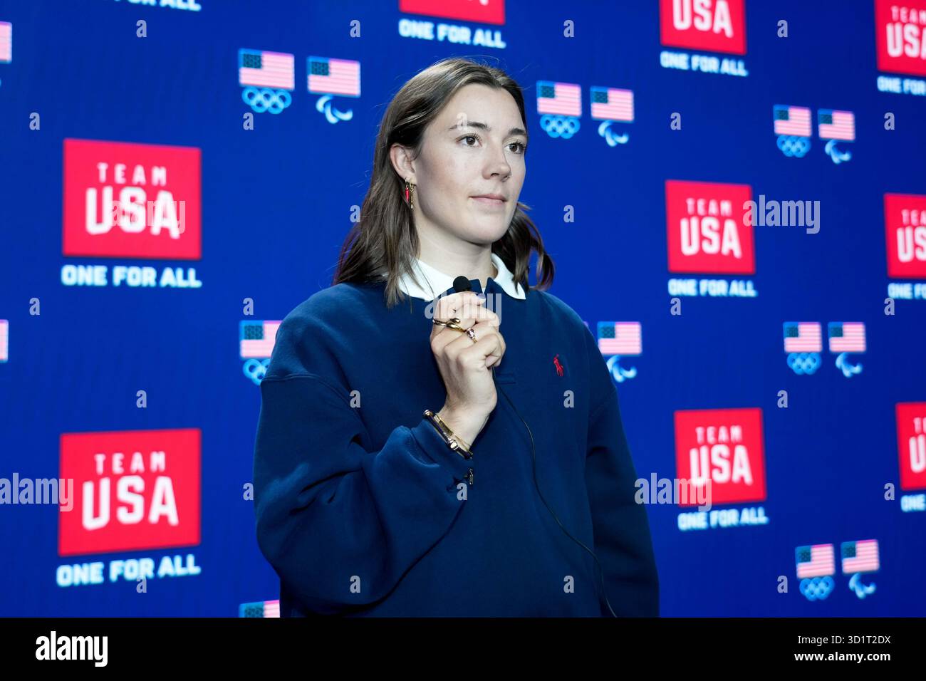 New York, USA. 28th Oct, 2025. Freestyle moguls skier Jaelin Kauf ...