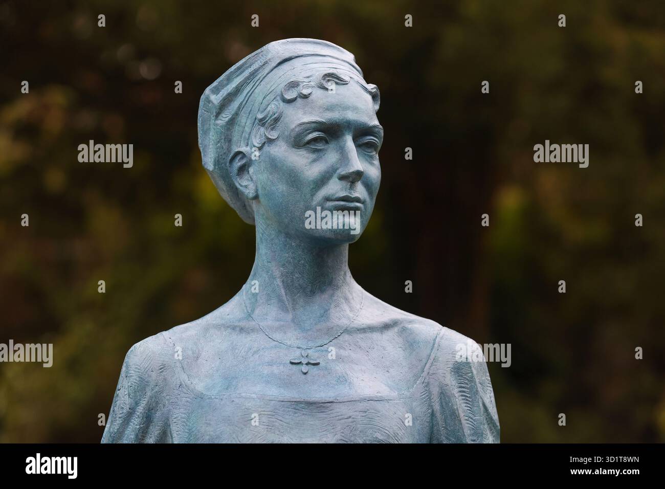 Jane austen statue winchester hi-res stock photography and images - Alamy