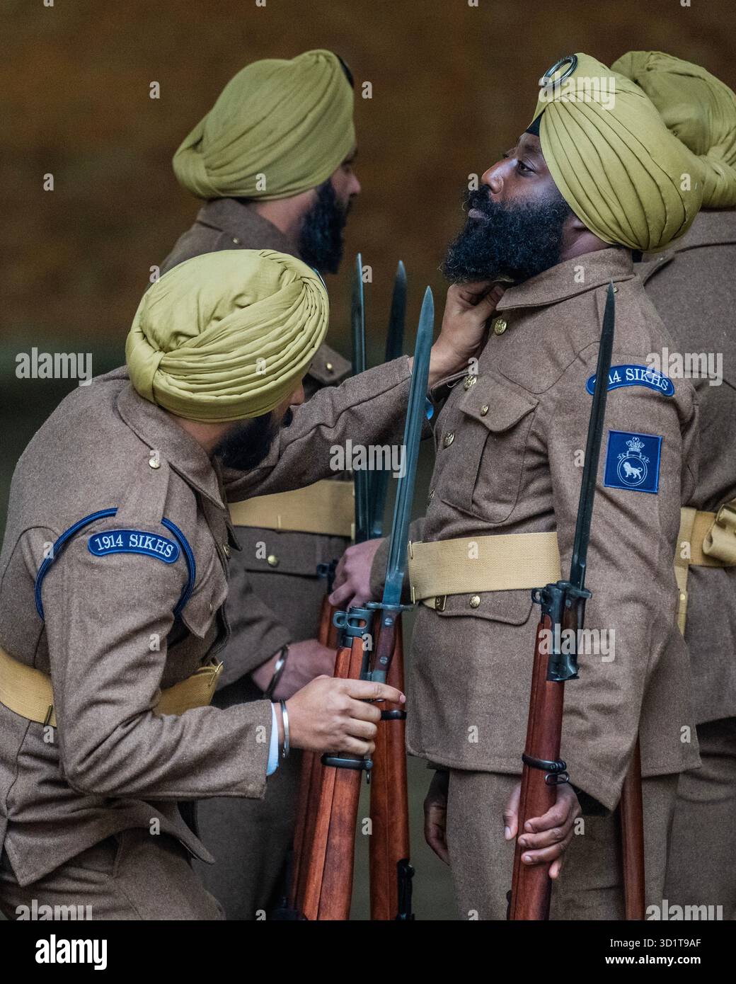Sikh uniform navy hi-res stock photography and images - Alamy