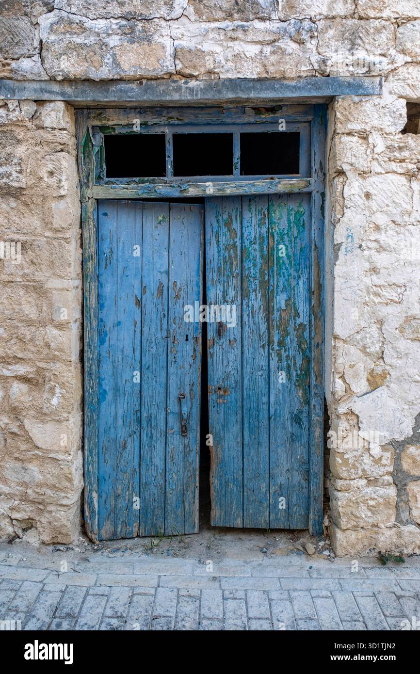 Traditional wooden door, Dora village, Cyprus Stock Photo - Alamy