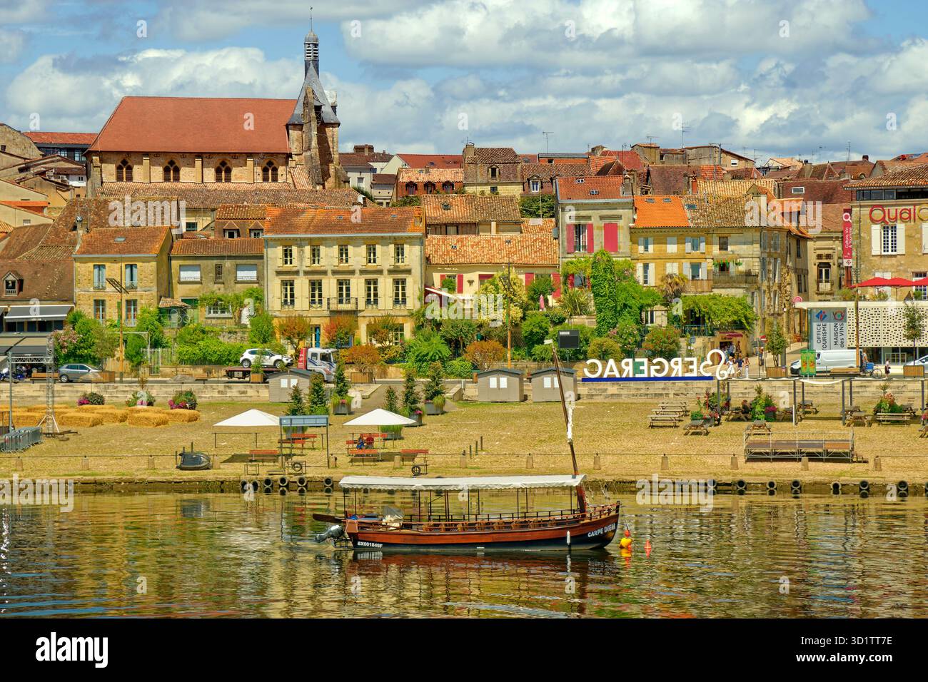Bergerac waterfront hi-res stock photography and images - Alamy