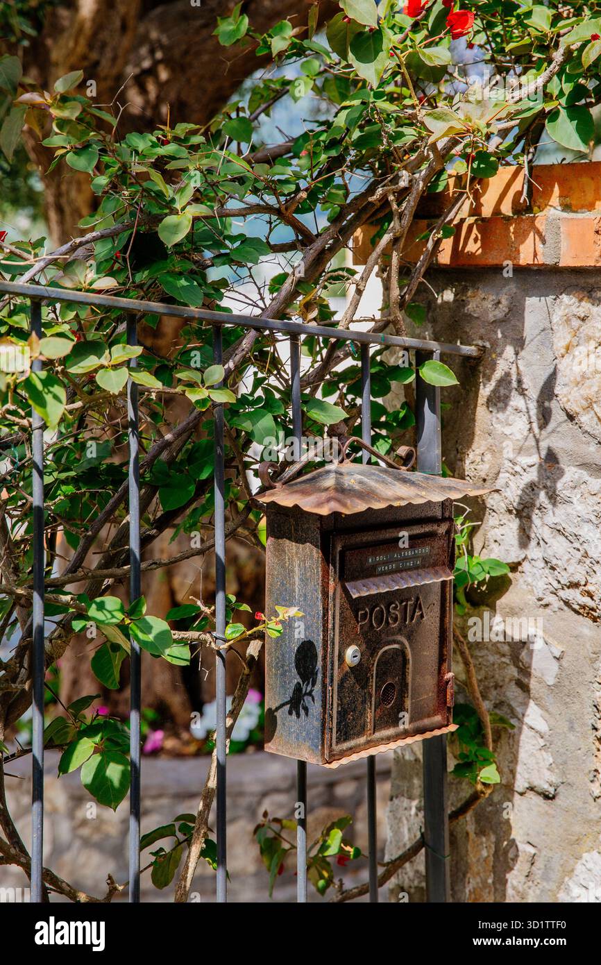 Europe mail posta hi-res stock photography and images - Alamy