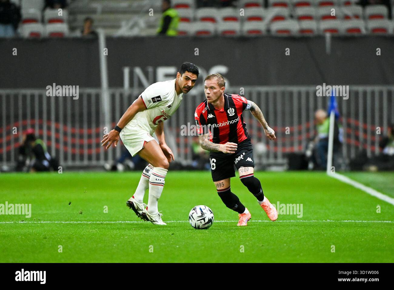 26 Melvin BARD (ogcn) - 21 Benjamin ANDRE (losc) during the Ligue 1 ...