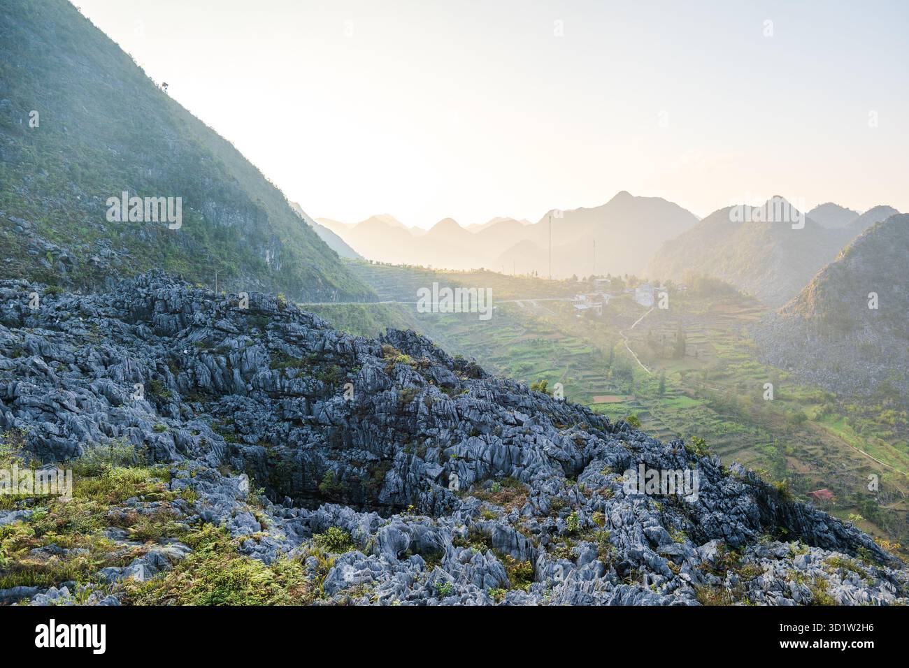Ha giang loop sunset hi-res stock photography and images - Alamy