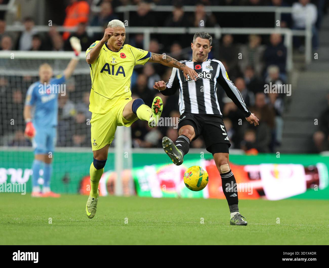 Richarlison 2025 26 tottenham hi-res stock photography and images - Alamy