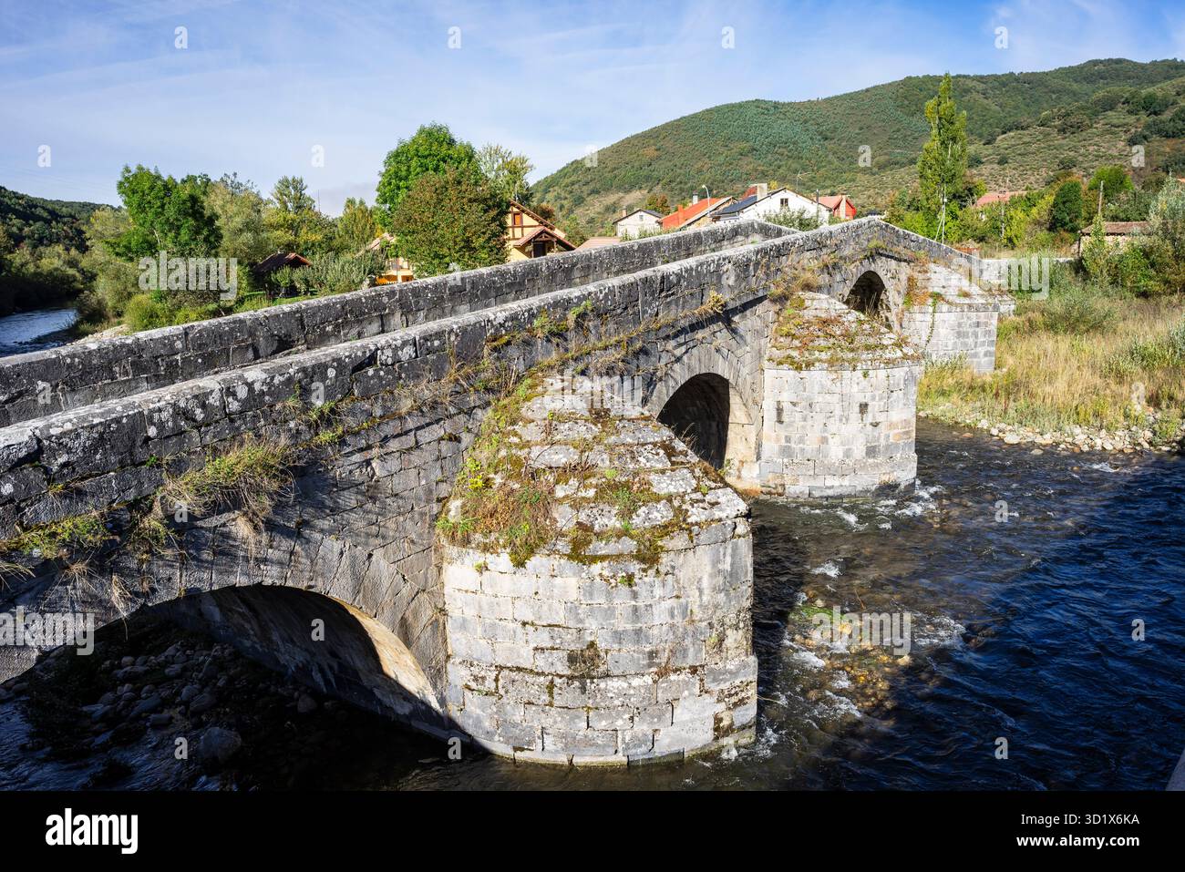 Boca de Huérgano Bridge over the Yuso-Esla River Stock Photo - Alamy