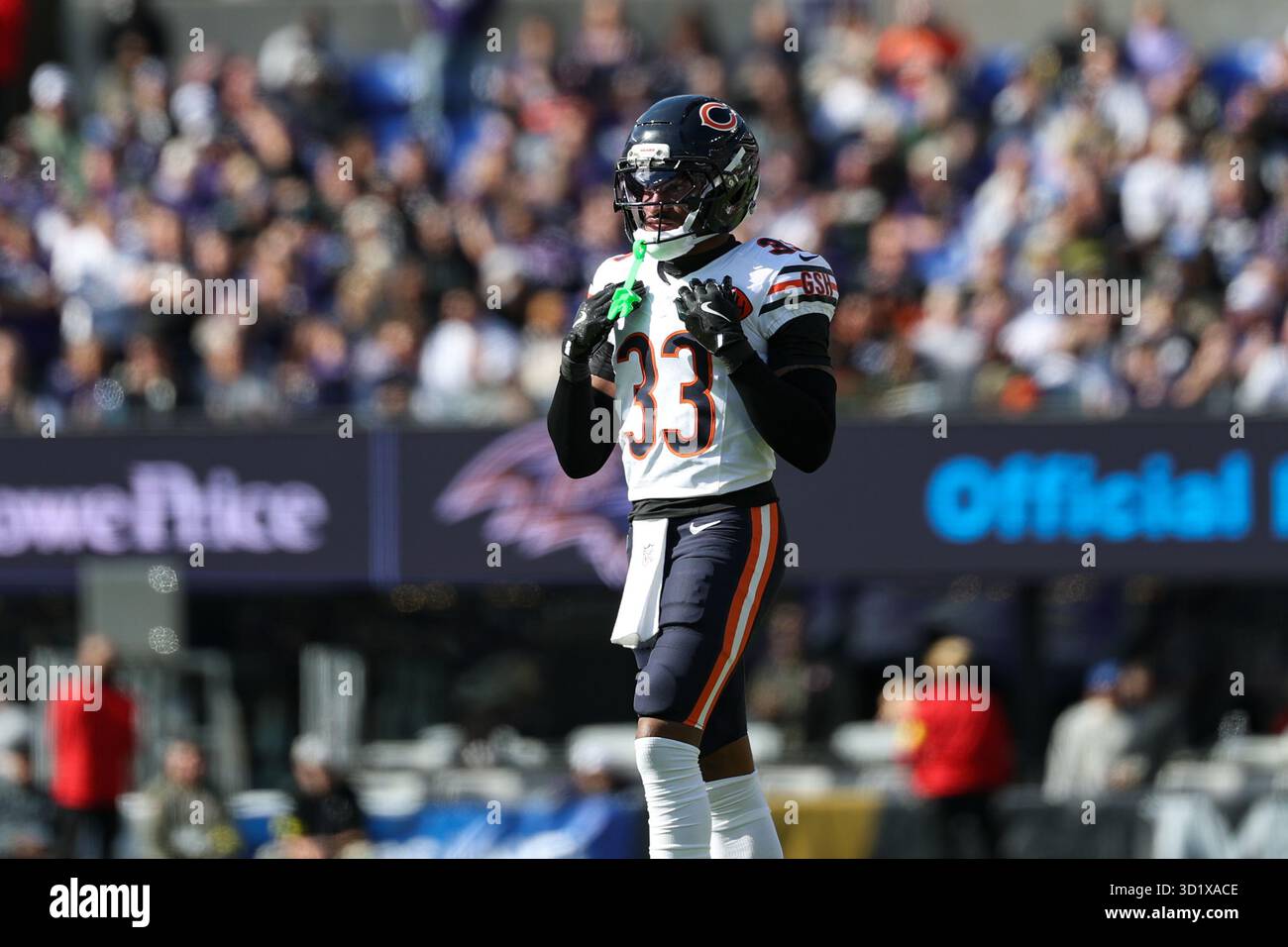 Chicago Bears cornerback Jaylon Jones (33) looks on between plays ...