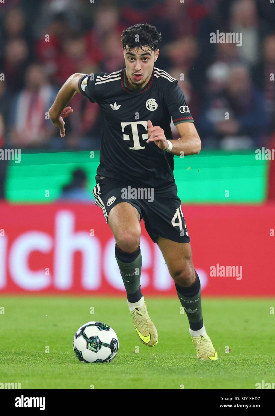 Aleksandar Pavlovic (Bayern) Cologne, October 29, 2025, Football, DFB ...