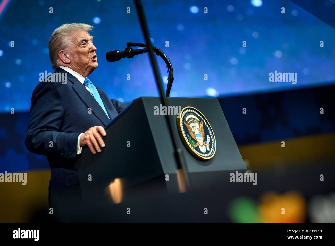 Global trade asia hi-res stock photography and images - Alamy