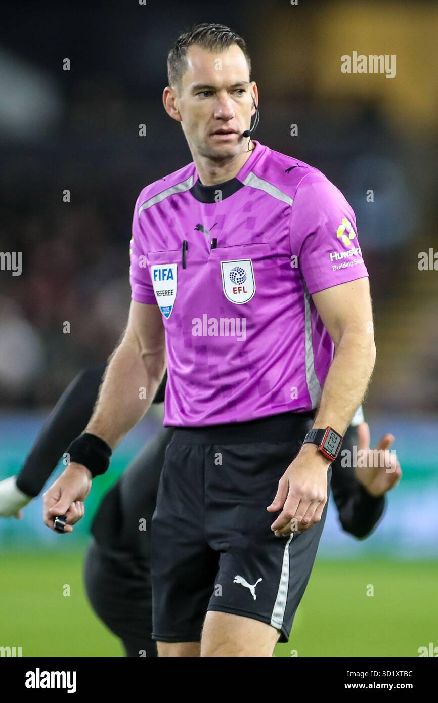 Referee Jarred Gillett during the Carabao Cup Last 16 Swansea City vs ...