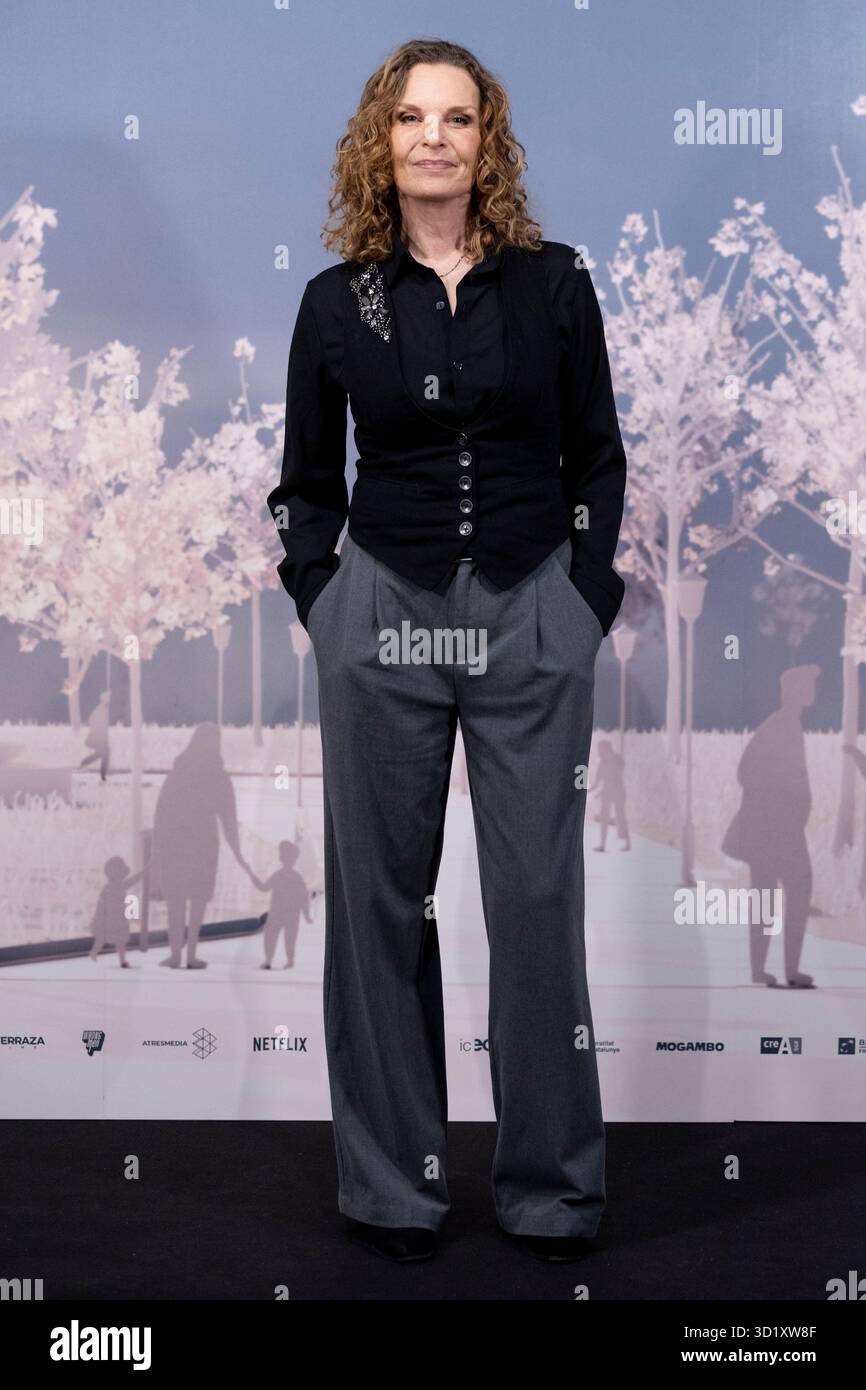 Isabelle Renauld attended 'Siempre Es Invierno' Photocall at on October ...
