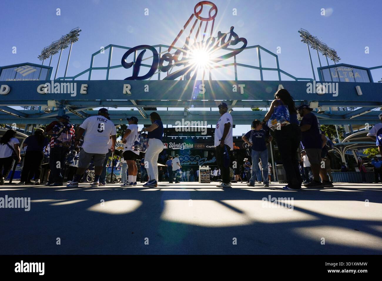 Fans arrive prior to Game 5 of baseball's World Series between the ...