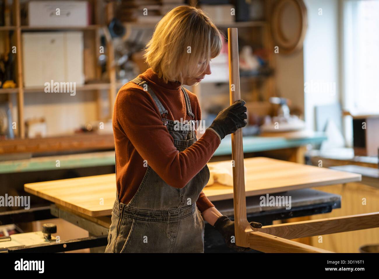Craftswoman works on diy hi-res stock photography and images - Alamy