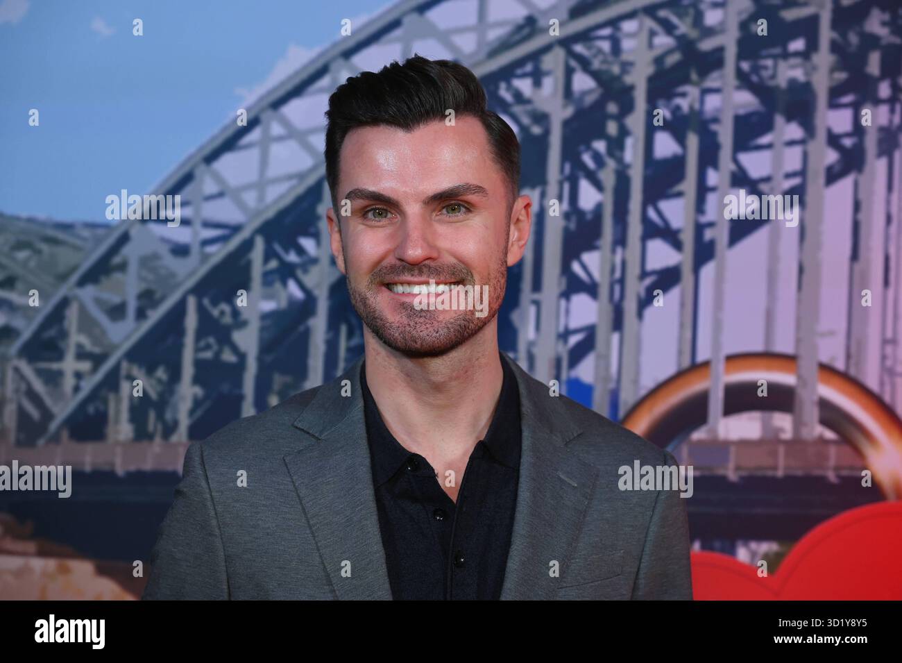 Fashion Stylist Paul Henry Duval kommt zur Wiederaufnahme Premiere des ...