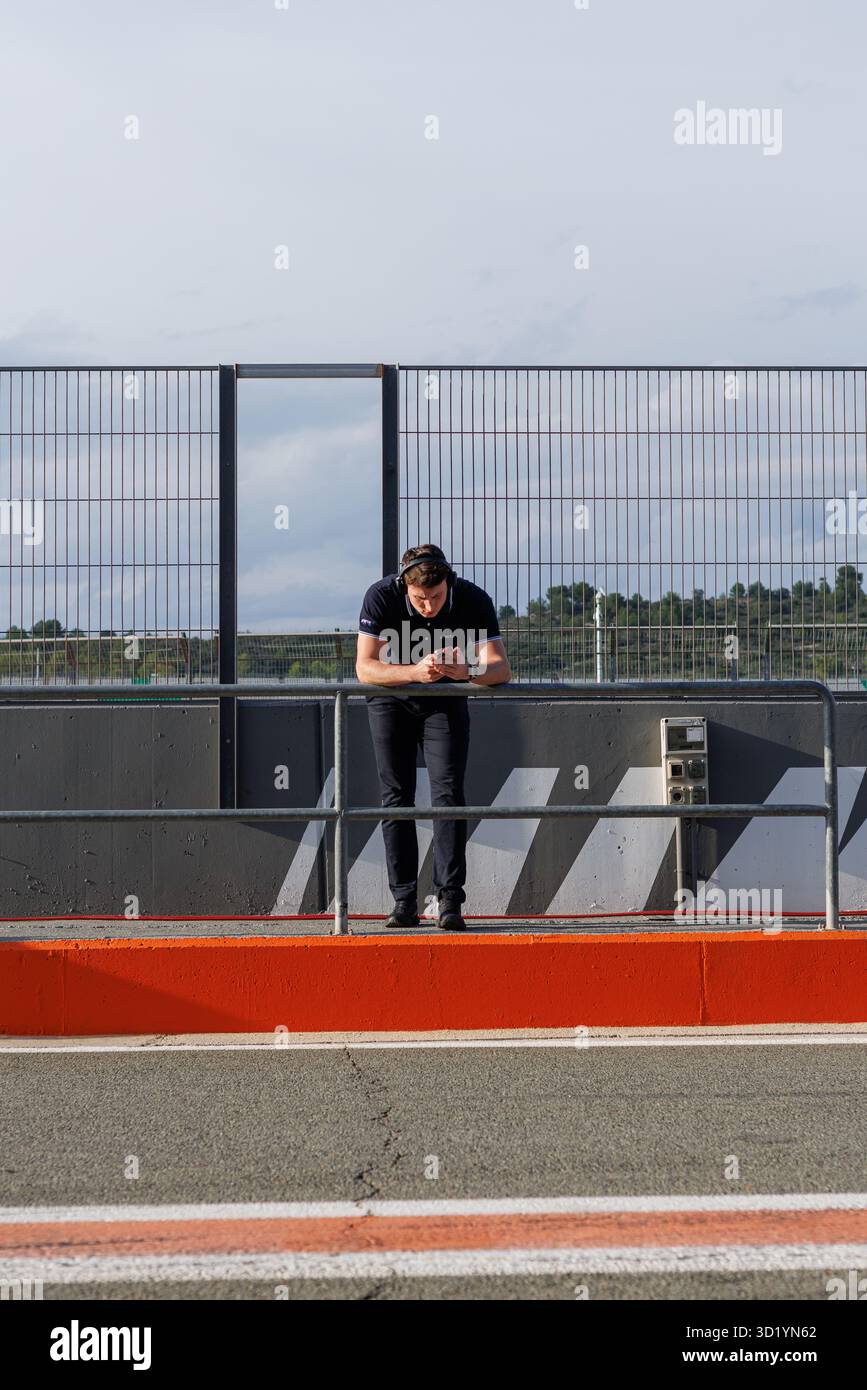 Valencia, Spain. 29th Oct 2025. A team member on the pit wall at the ...