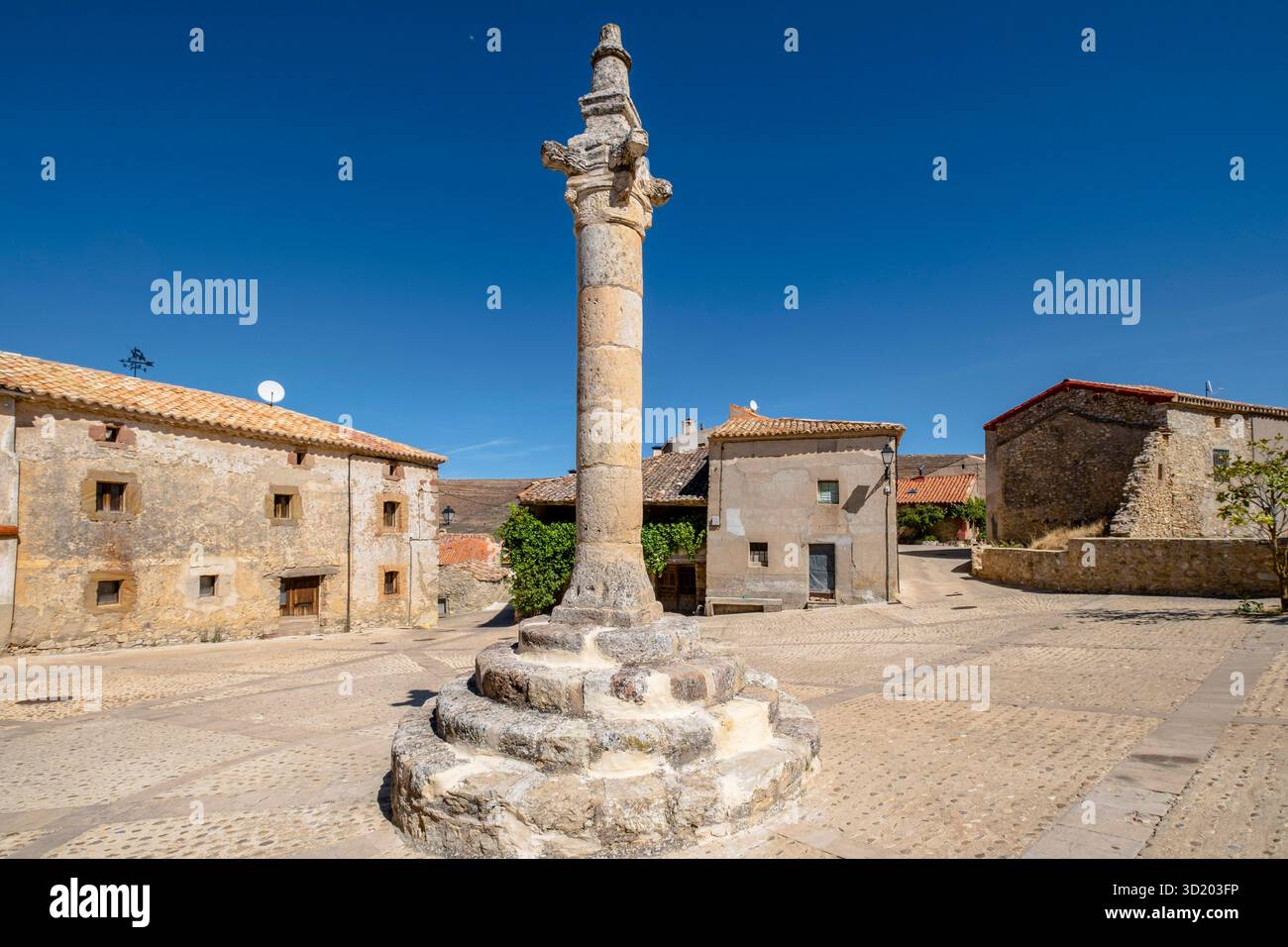 Baroque style architectural elements hi-res stock photography and ...