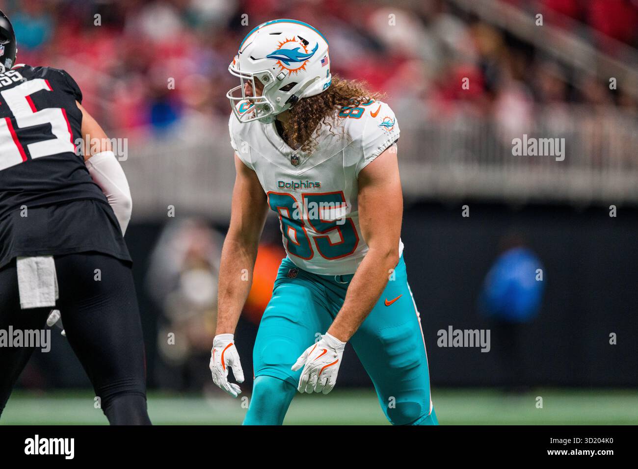 Miami Dolphins tight end Greg Dulcich (85) lines up during the second ...