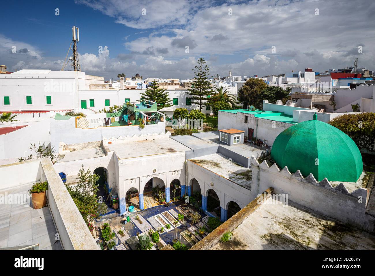 Islamic cemetery next to Raisuni Palace (Raisuli Stock Photo - Alamy