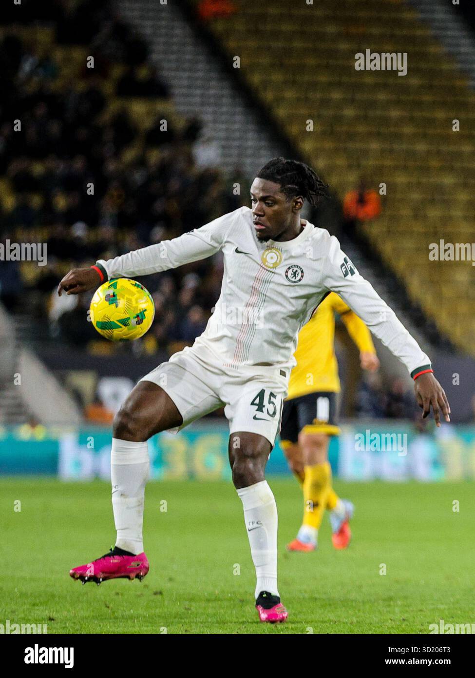 Romeo Lavia (45 Chelsea) controls the ball during the Carabao Cup ...
