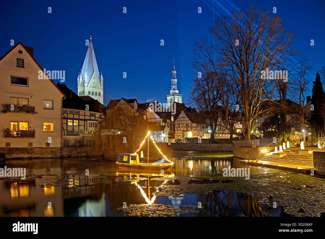 Great Pond, St. Patrokli Cathedral and St. Petri Church with winter ...