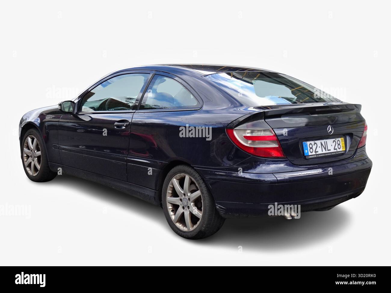 Dark blue Mercedes-Benz C-Class Sportcoupe C200 Kompressor Elegance ...