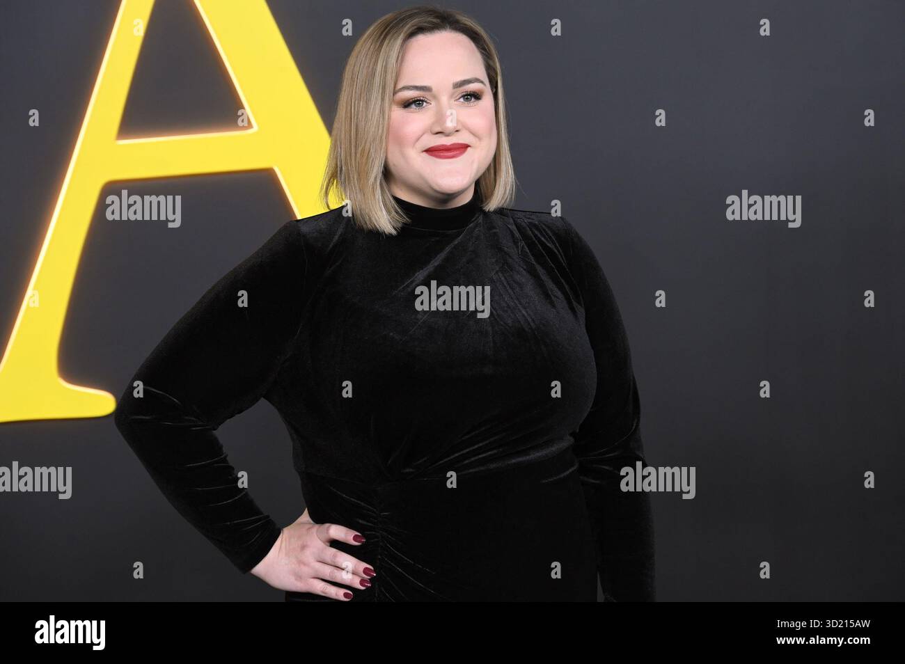 Lauren Holt at arrivals for I LOVE LA Premiere, Paramount Theater, Los ...