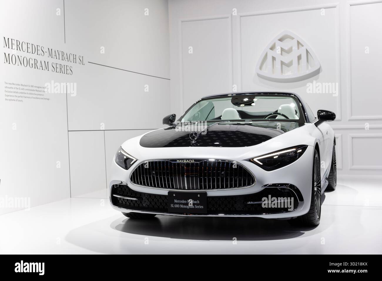 Tokyo, Japan. 29th Oct, 2025. Mercedes-Maybach SL Monogram Series on ...