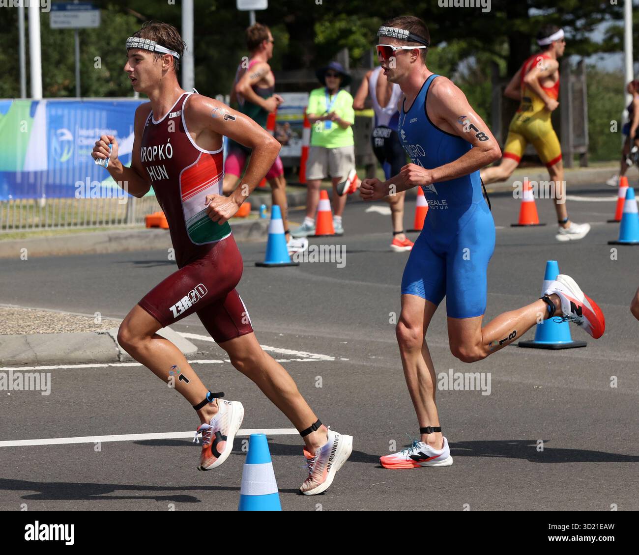Marton Kropko, left, of Hungary, and Euan De Nigro, of Italy, at the ...