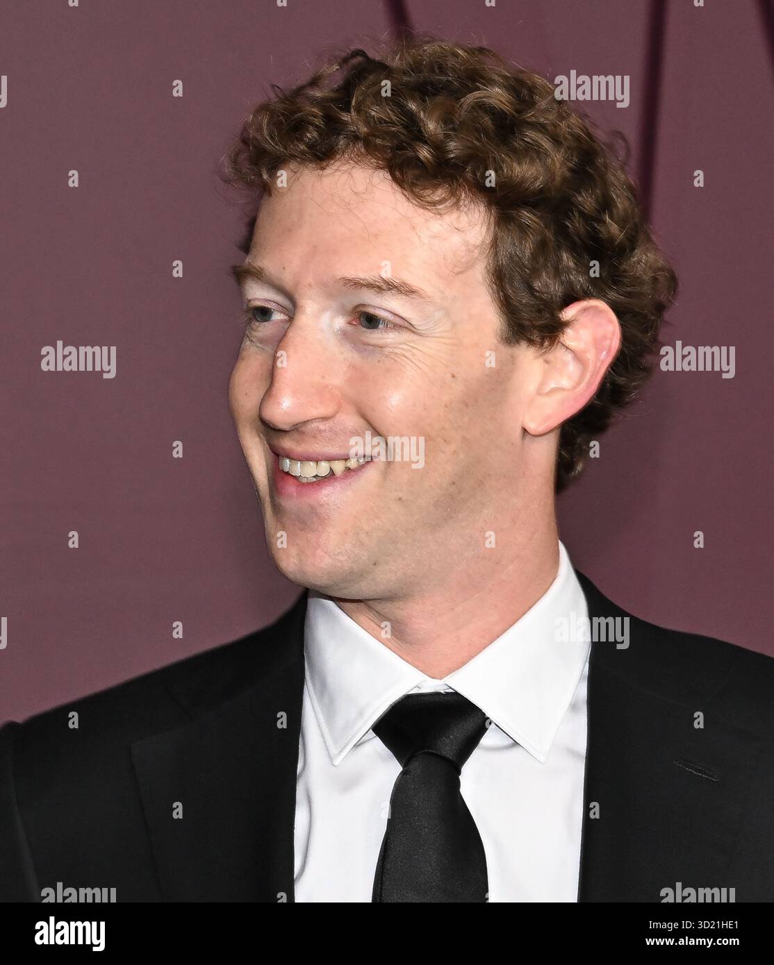 Mark Zuckerberg attends the WSJ. Magazine Innovator Awards at The ...