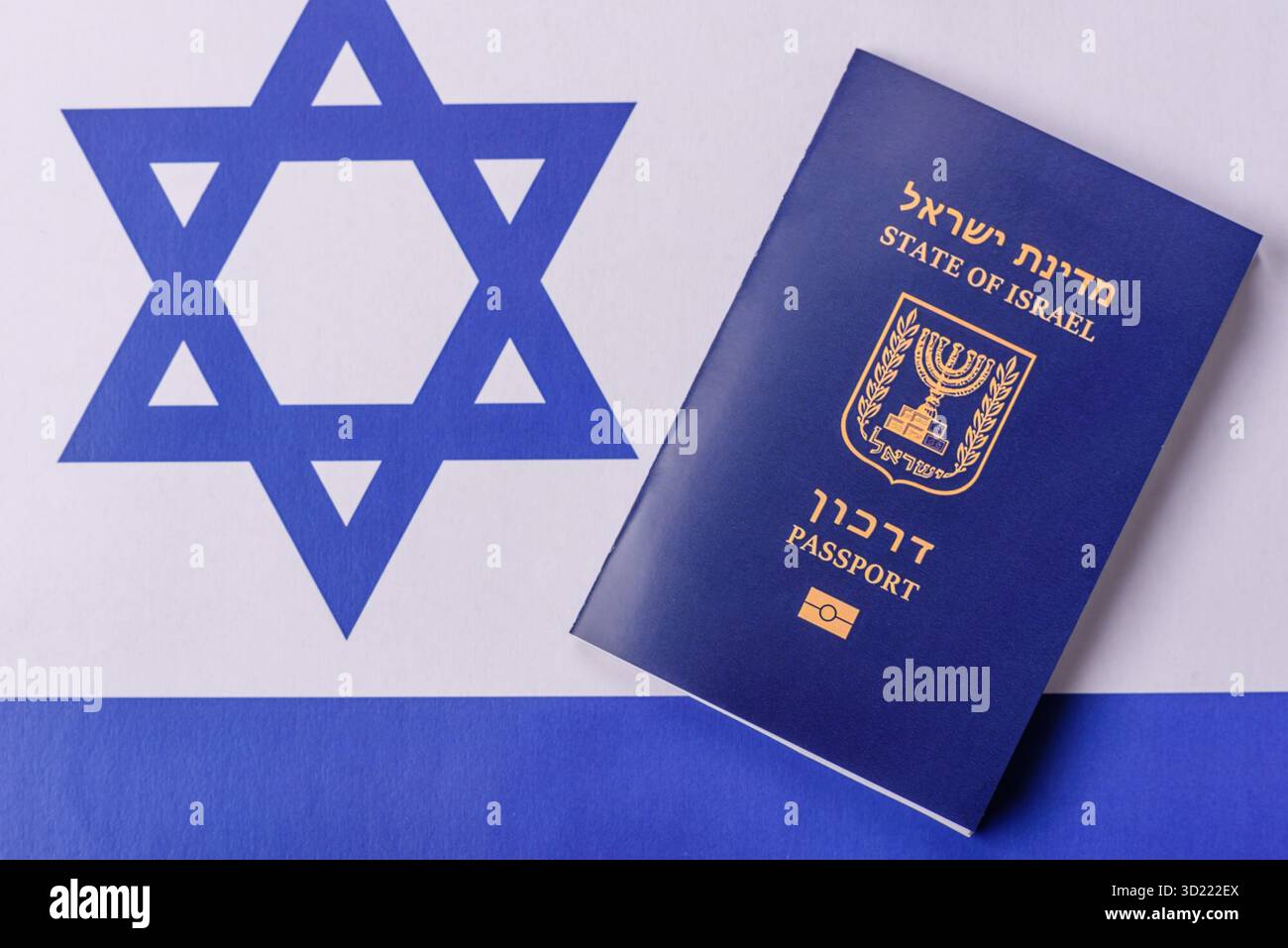 Israel passport travelling flying hi-res stock photography and images ...