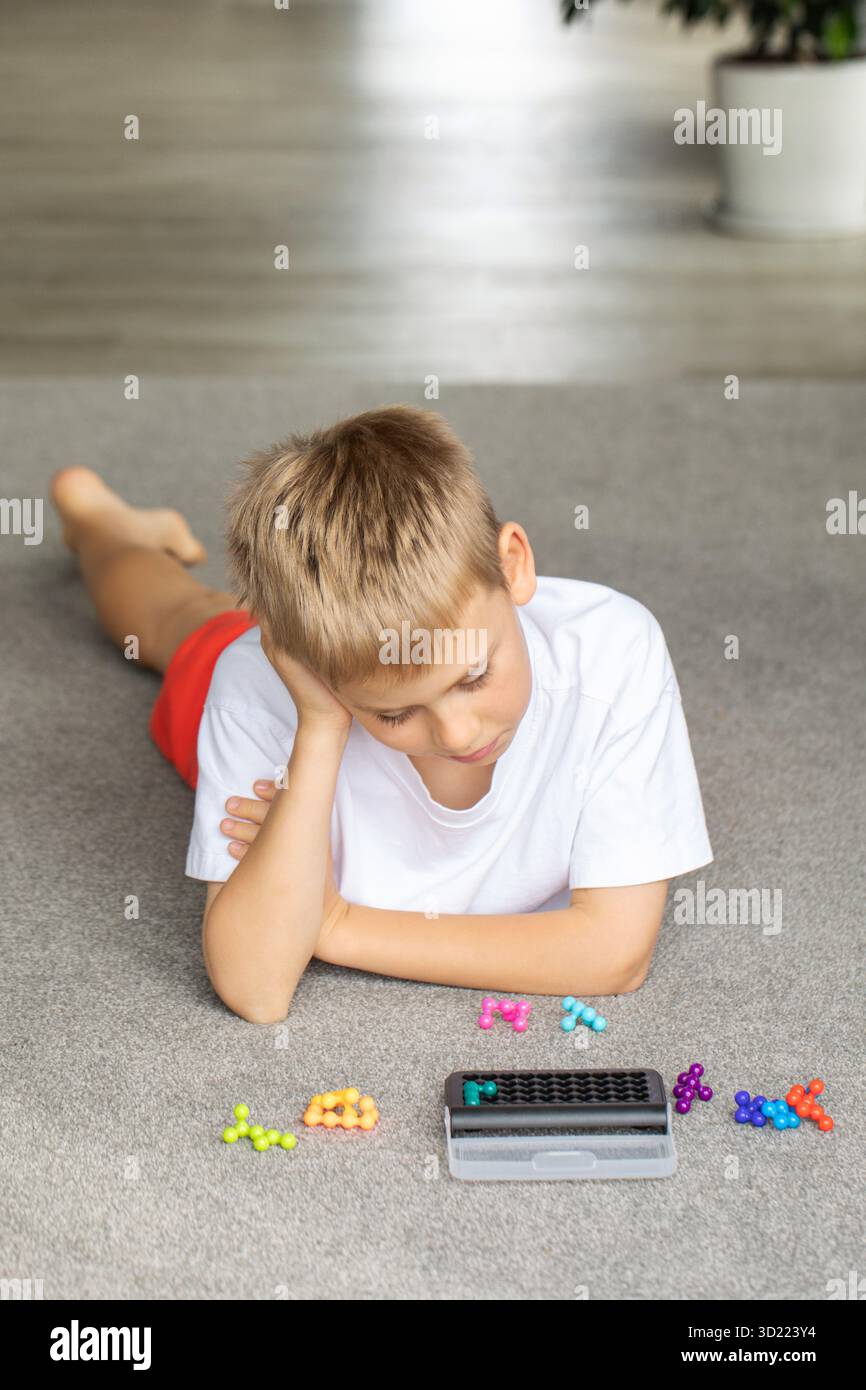 Logikratsels hi-res stock photography and images - Alamy