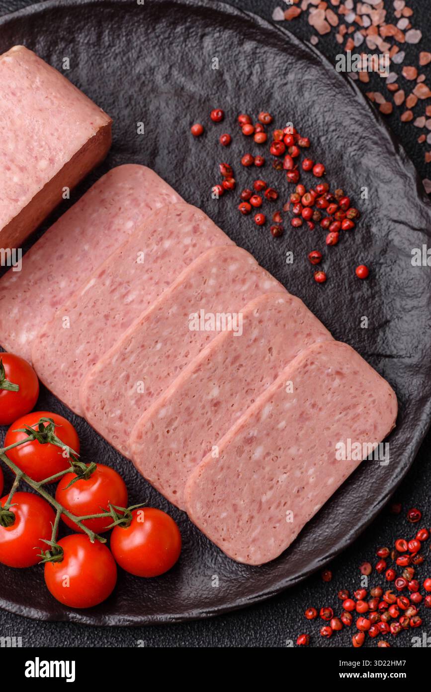 Festive roast pork slices hi-res stock photography and images - Alamy